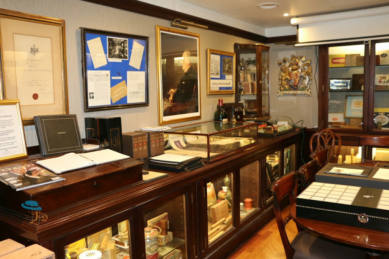 “The Great British Cigar Merchant” James J. Fox Cigar Lounge London ...