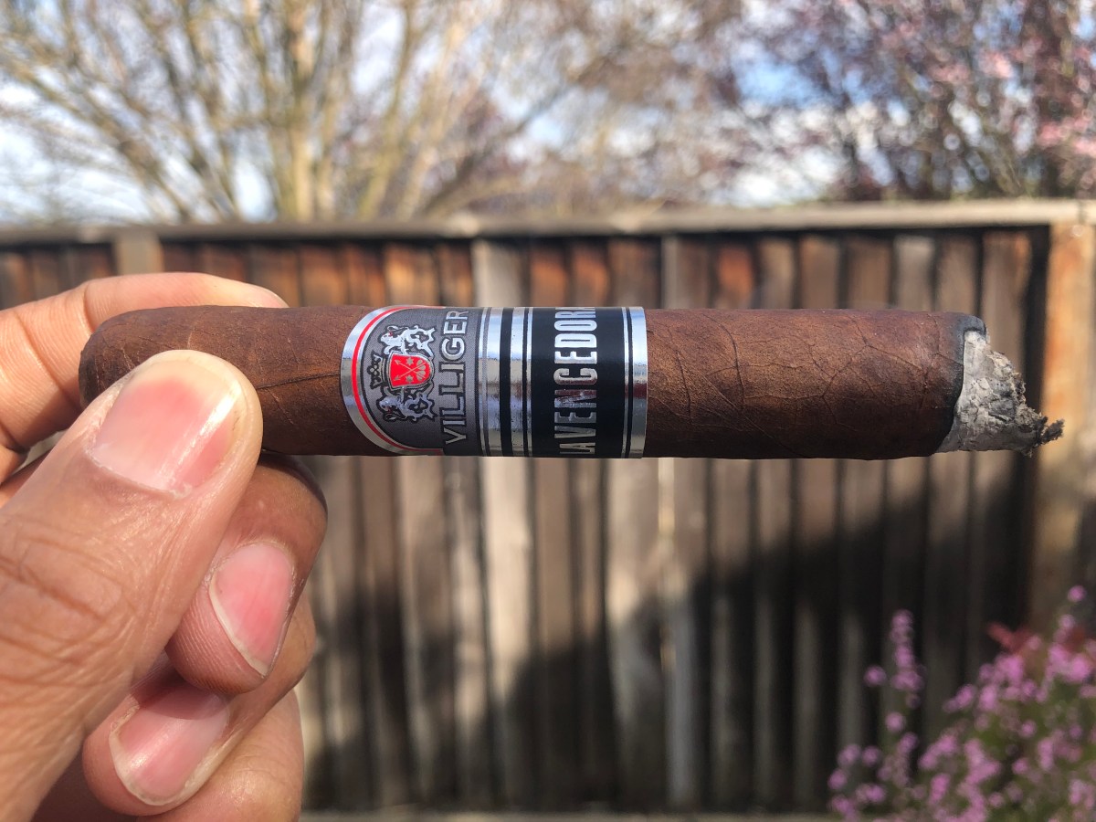 Distinctive Character! Villigers Cigars “La Vencedora” Cigar Review ...